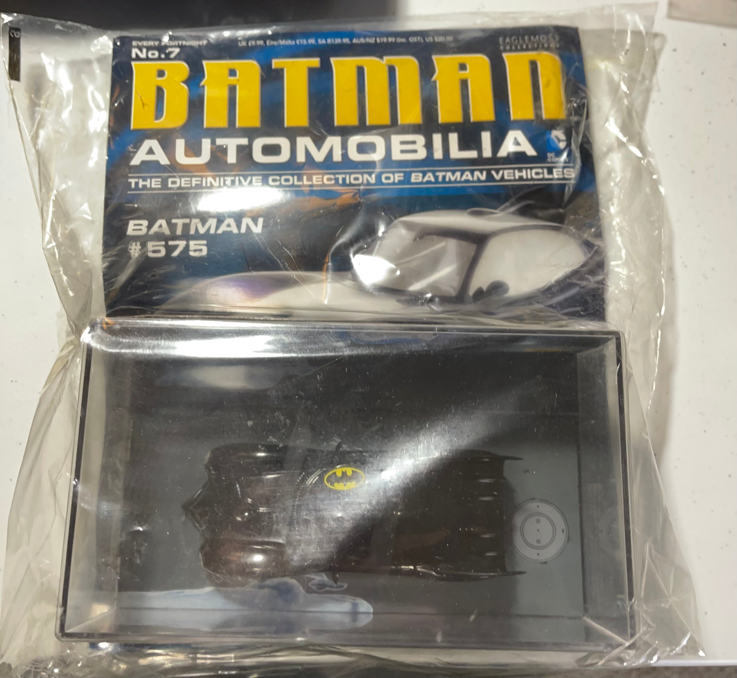 Batman Automobilia No. 7 Batman #575 – Hot Box Cars